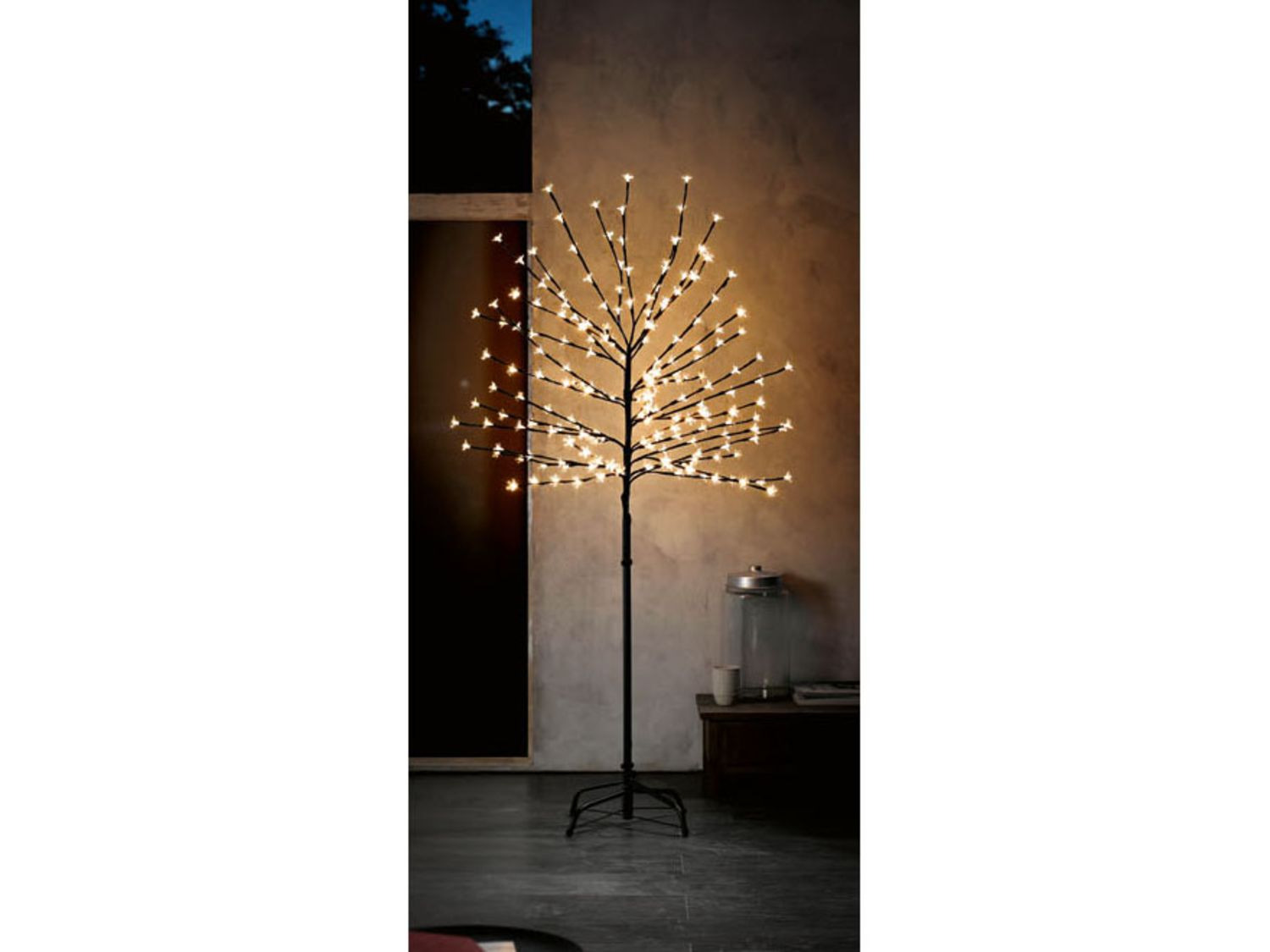 MELINERA® LED-Baum, mit Standfuß, 6-Stunden-Timer
