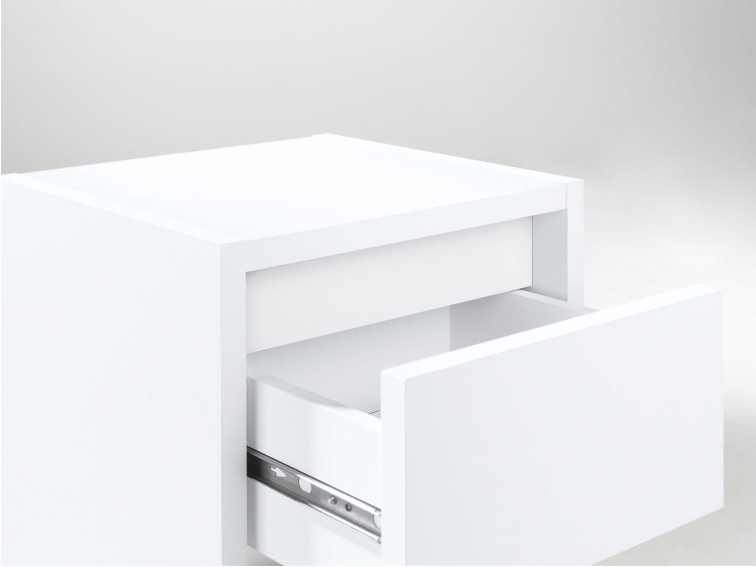 LIVARNO HOME Bad-Seitenschrank, »Oslo«, mit Wäschekorb, weiß | Lidl