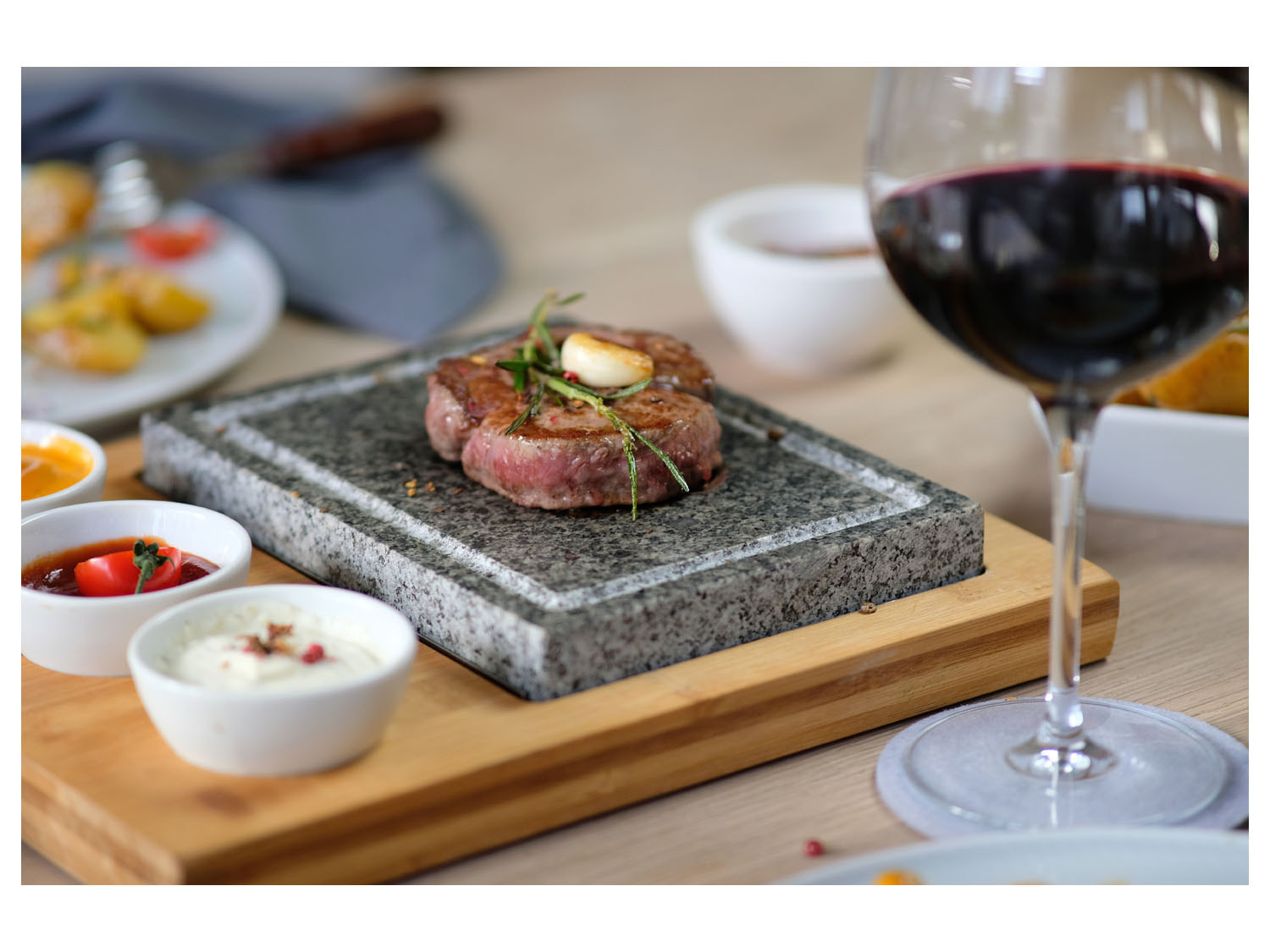 Heißer Stein Set, mit Bambus-Servierplatte | LIDL