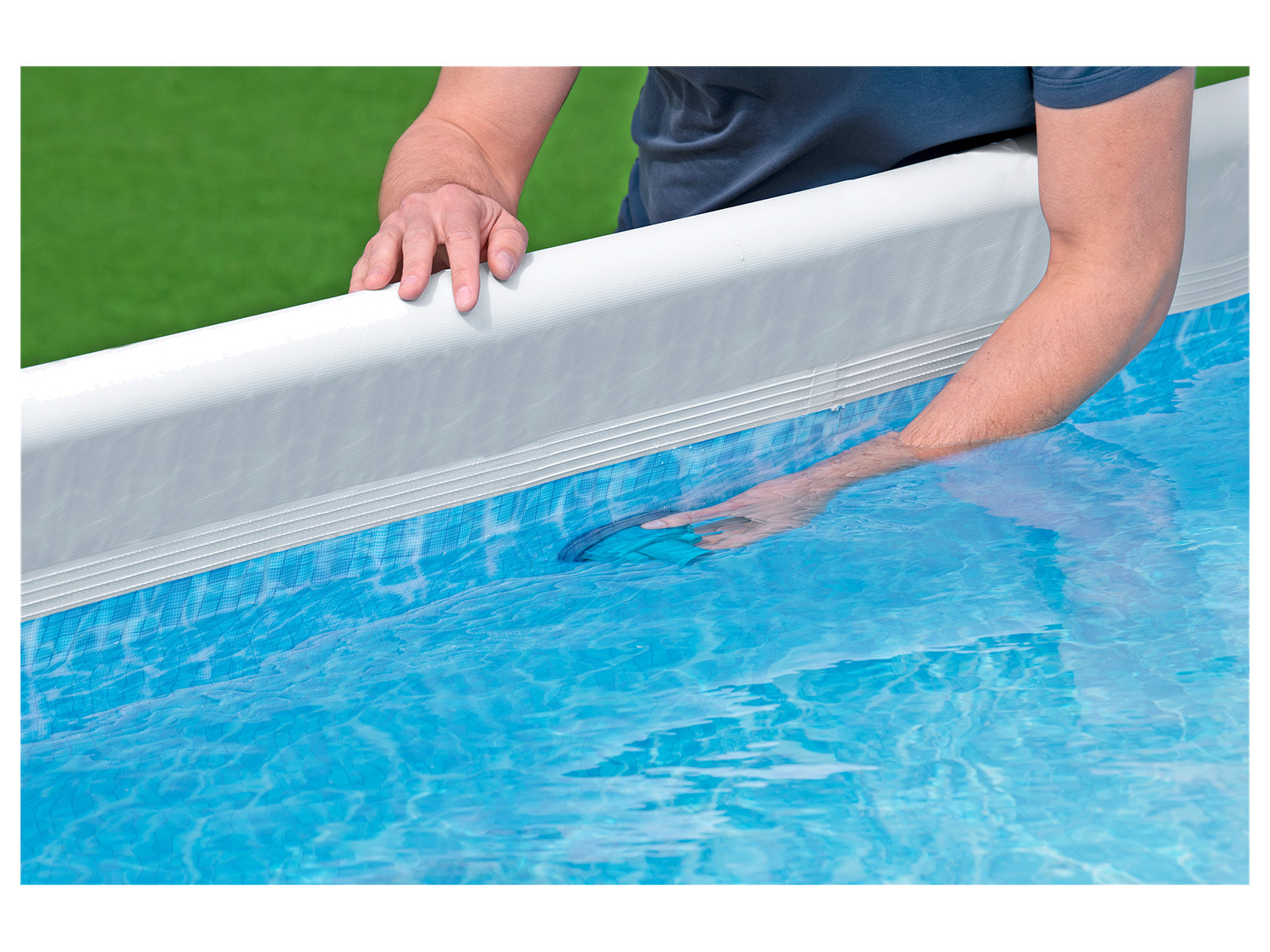 Pumpenbetriebener Poolroboter AquaDrift™ | LIDL